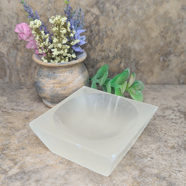 Square Selenite Bowl~CRSSQBWL – EarthSpeak